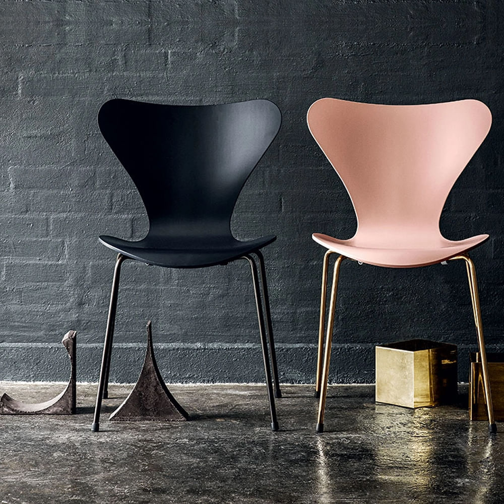 Cadeira Jacobsen Polipropileno Branca Base Metal Preto - todosmoveis